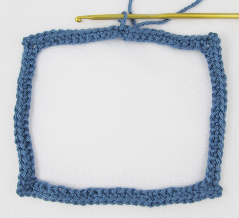 Crochet Picture Frame: A Pattern for Father’s Day | Squirrel Picnic